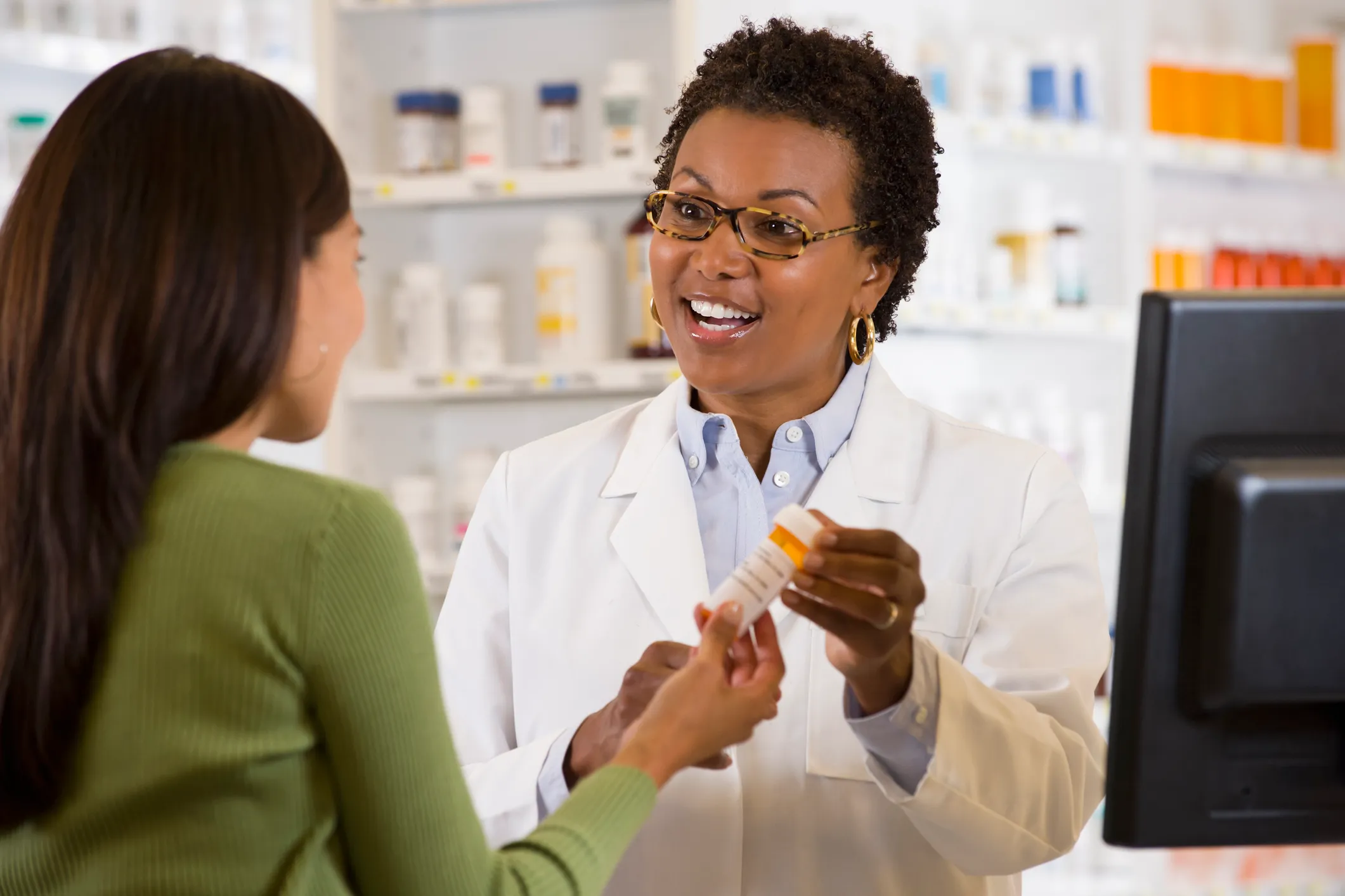 OTC vs. Prescription Drugs: What’s the Difference? - Ipopharm